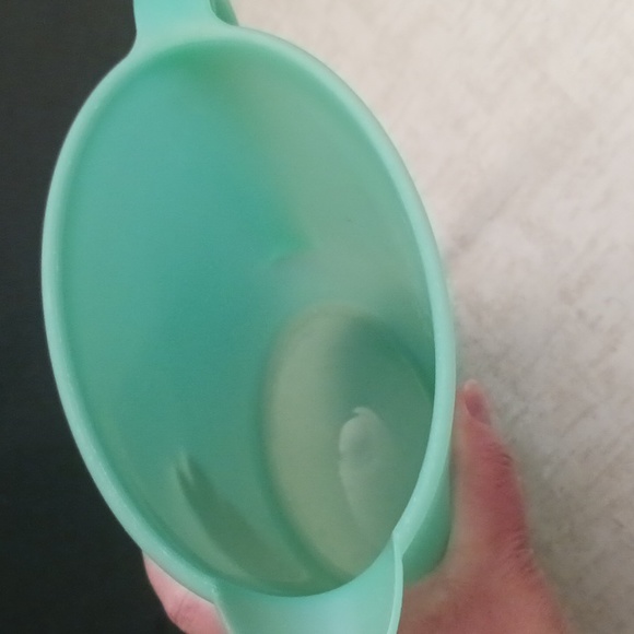 Tupperware | Kitchen | Tupperware Slimline Pitcher 2q Turquoise Ez ...
